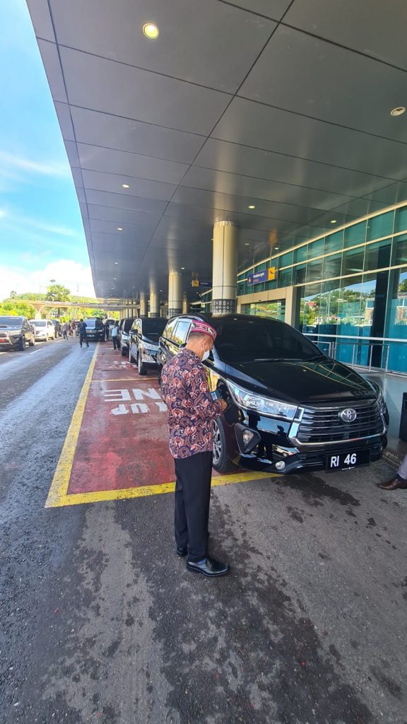 Bandara Labuan Bajo - Akses utama menuju TNK Komodo